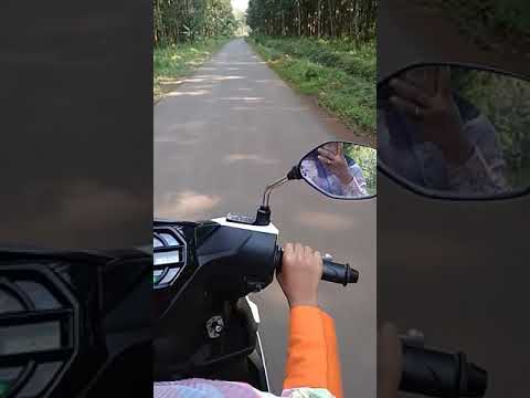 Ngajarin adek berlatih sepeda motor 😊