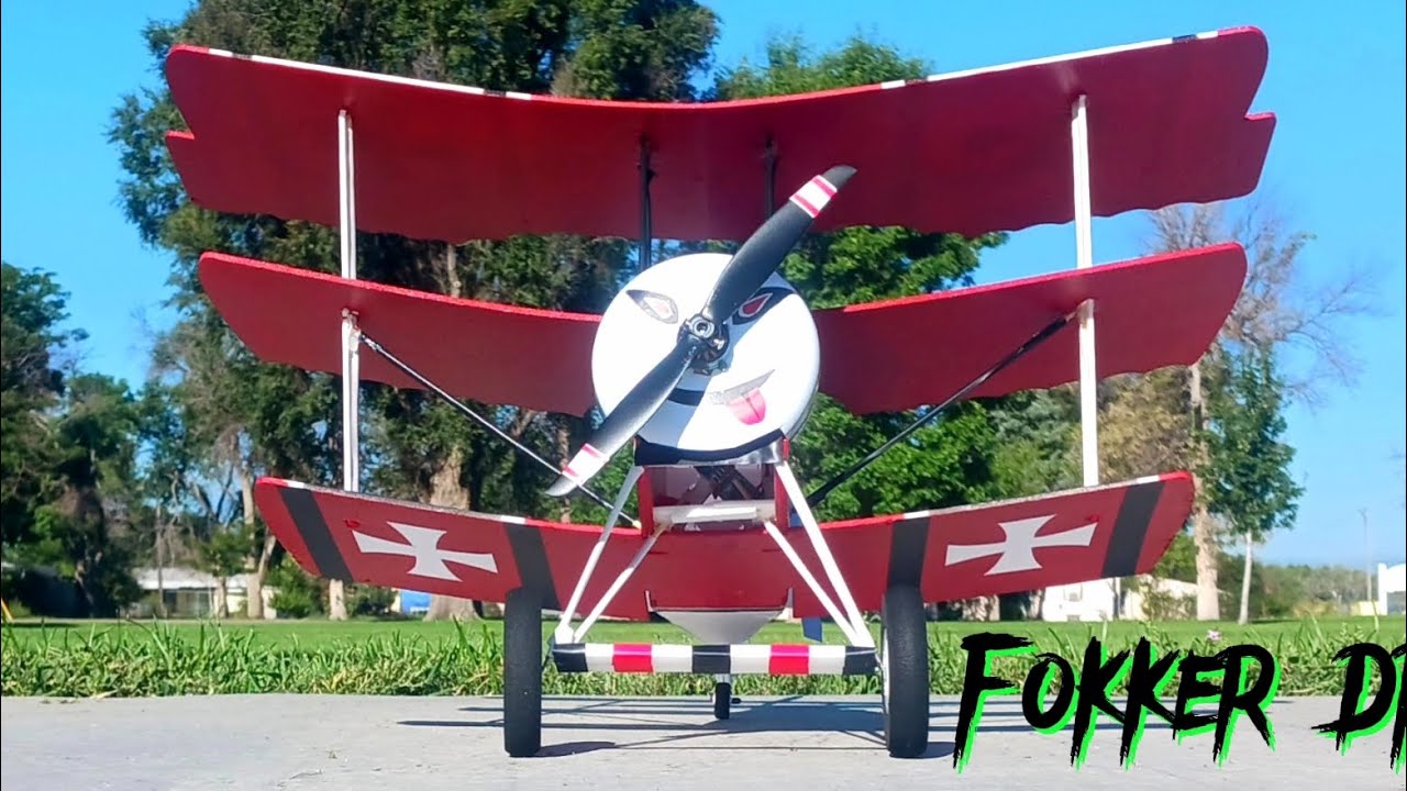 Buzzard models fokkerish, with backseat camera and Yosemite Sam - YouTube