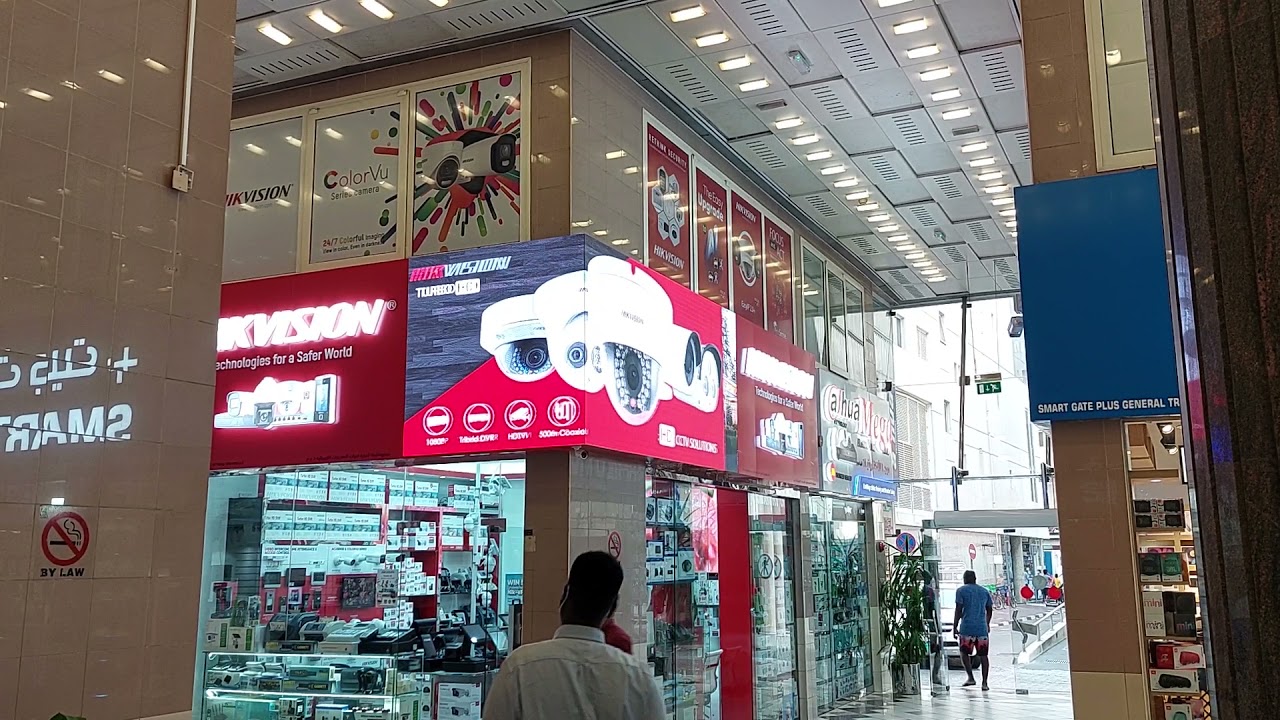 L shape P4 LED screen for shop signage in Dubai - YouTube