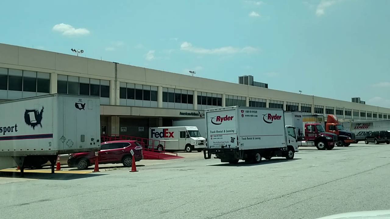 Atlanta Air Cargo Old North Cargo Bldg - YouTube
