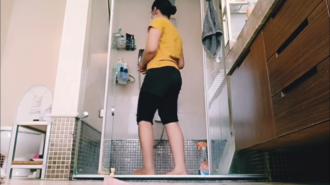 NGINTIP CEWEK DI KAMAR MANDI !! CUCI APA YA? - YouTube