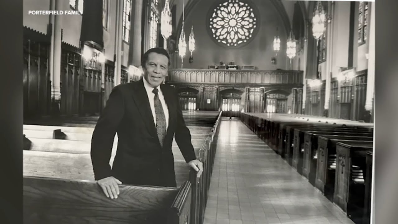 A look back at Chicago journalist Harry Porterfield's career - YouTube