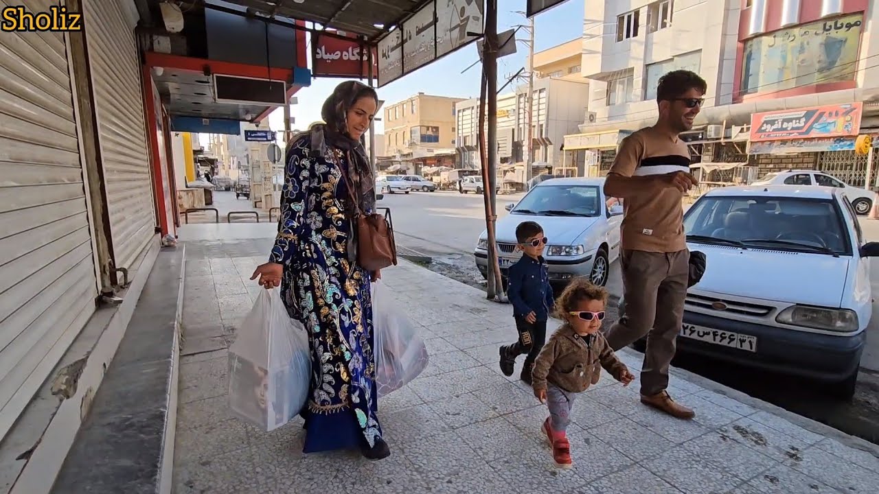 Nomadic Escapade: The Family's Adventure in Ganaveh Market and ...