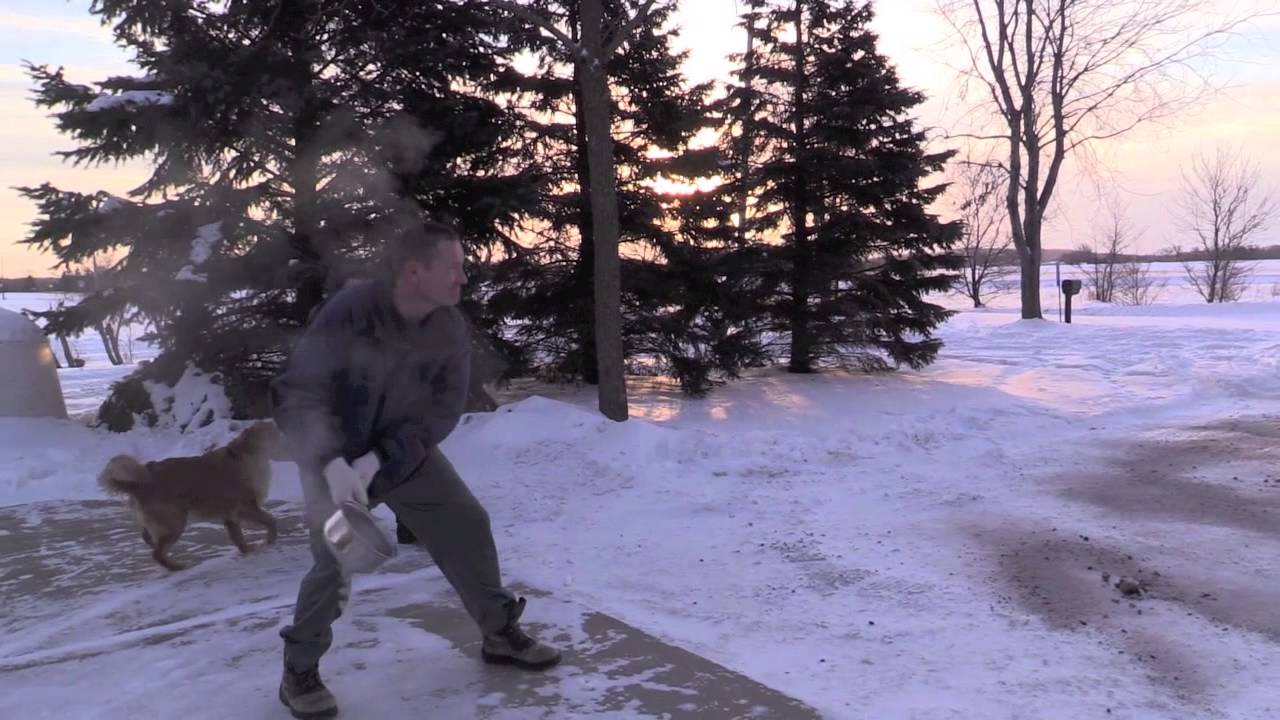 Awesome Hot Water thrown at 26 below zero very cold day - YouTube