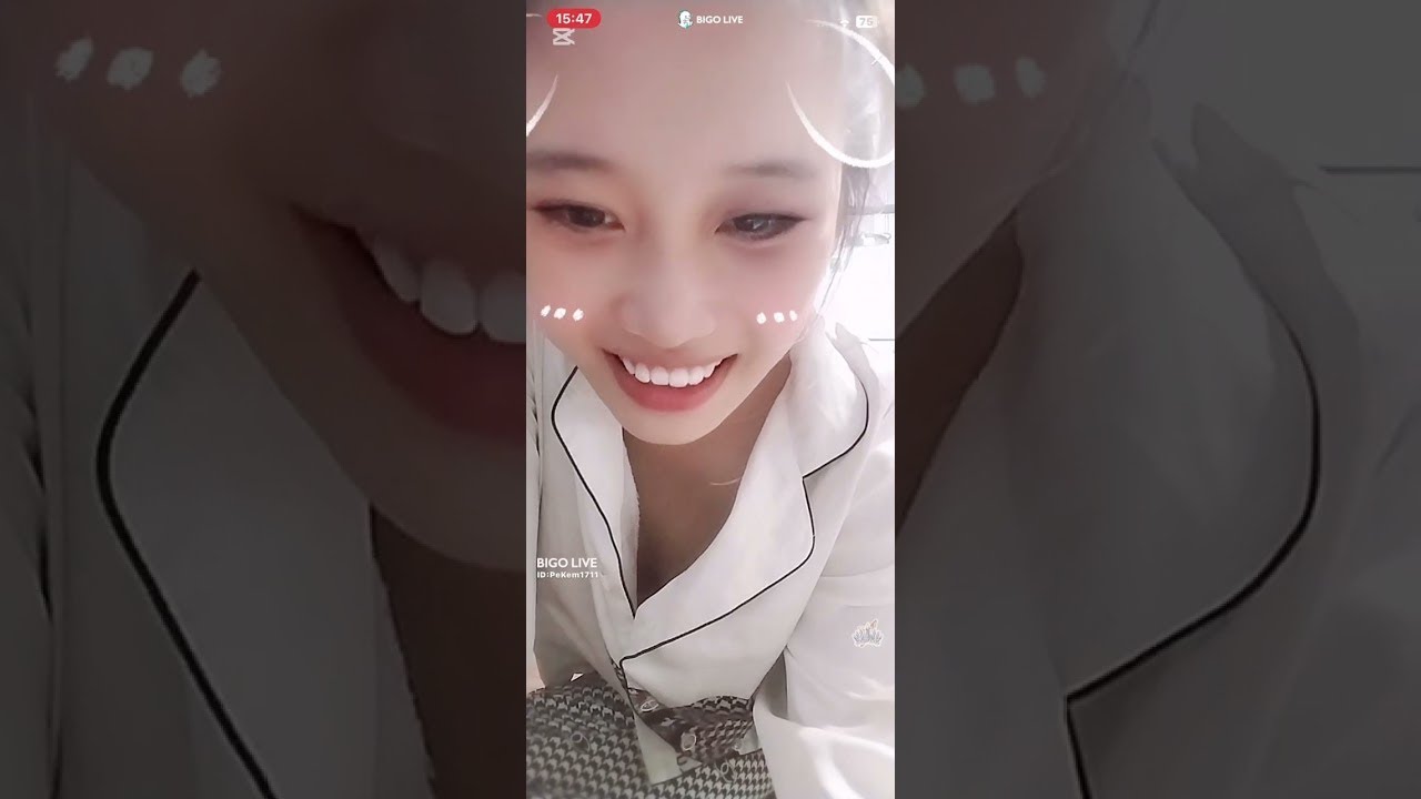 Bigo Live no bra| Viet Nam giỉl| thả rông - YouTube