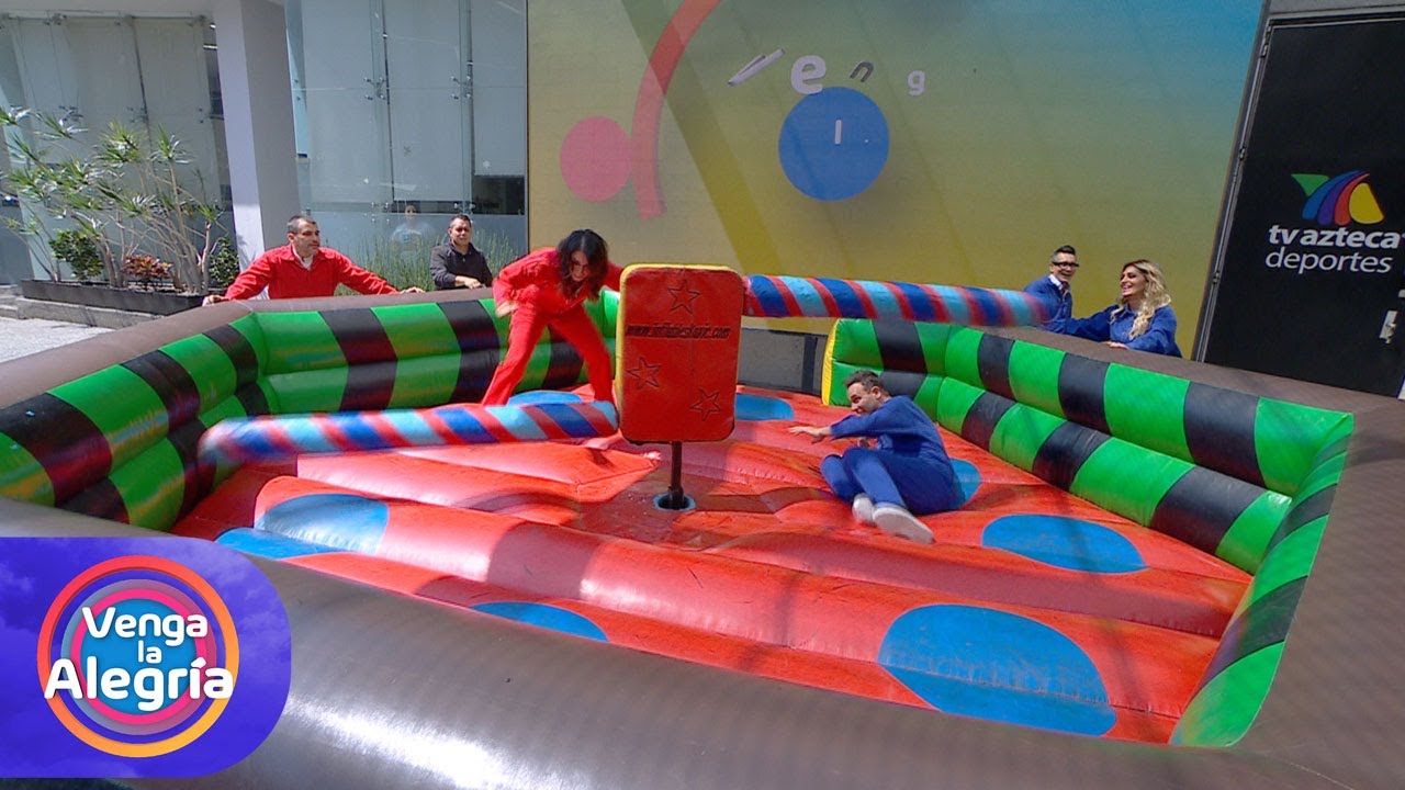 ¡Se enfrentaron rojos contra azules en el temido 'Demoledor' inflable ...