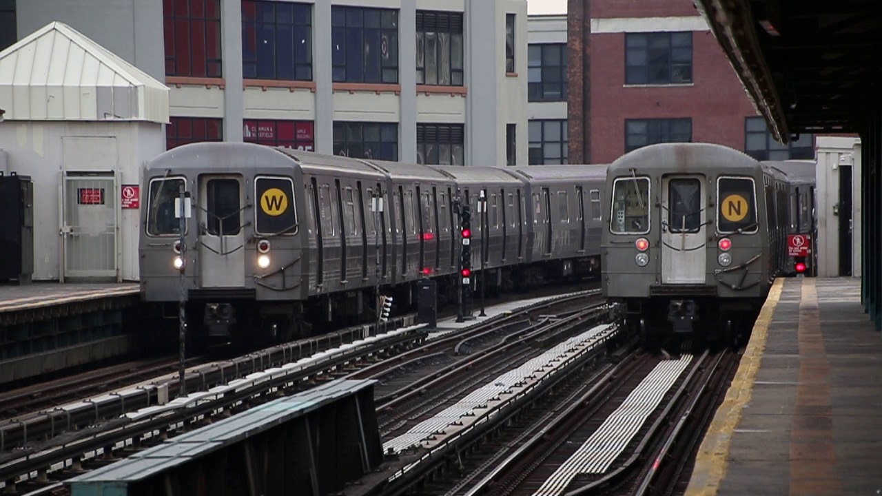 MTA NYC Subway N & W trains at 39th Ave - YouTube