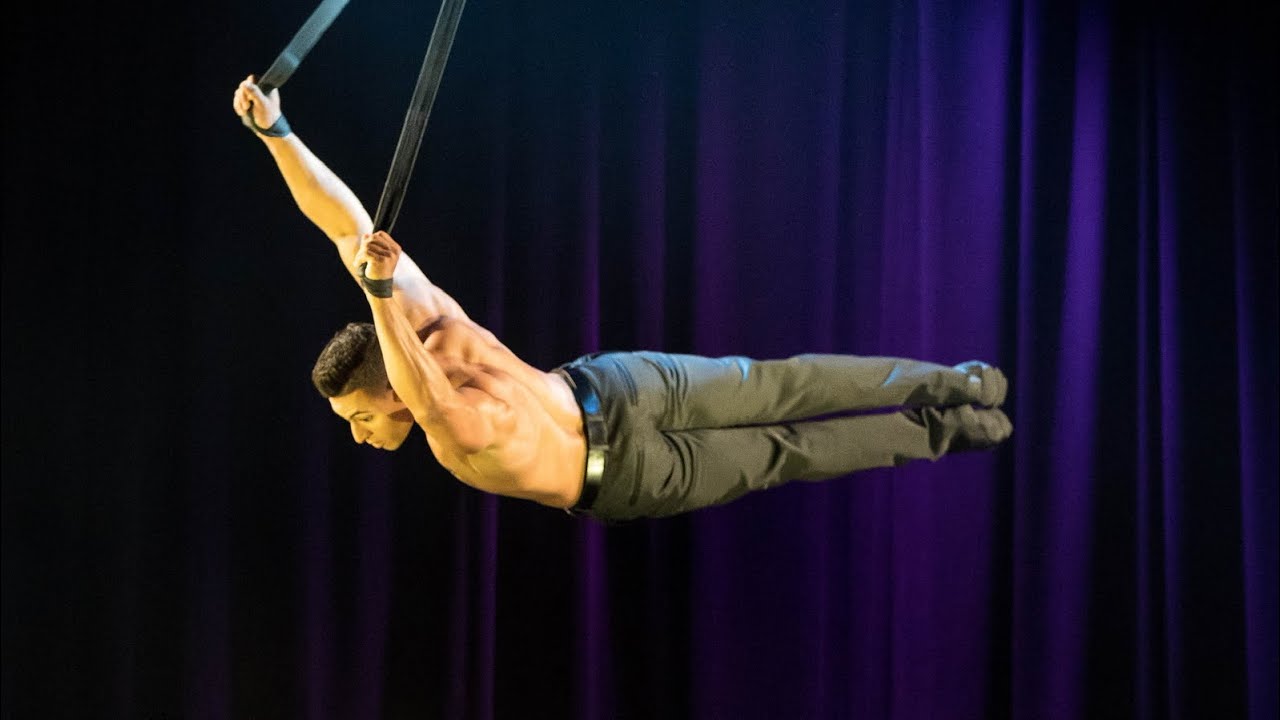 Aerial Straps Solo Act / Darián Cobas (THE HOLE X) - YouTube