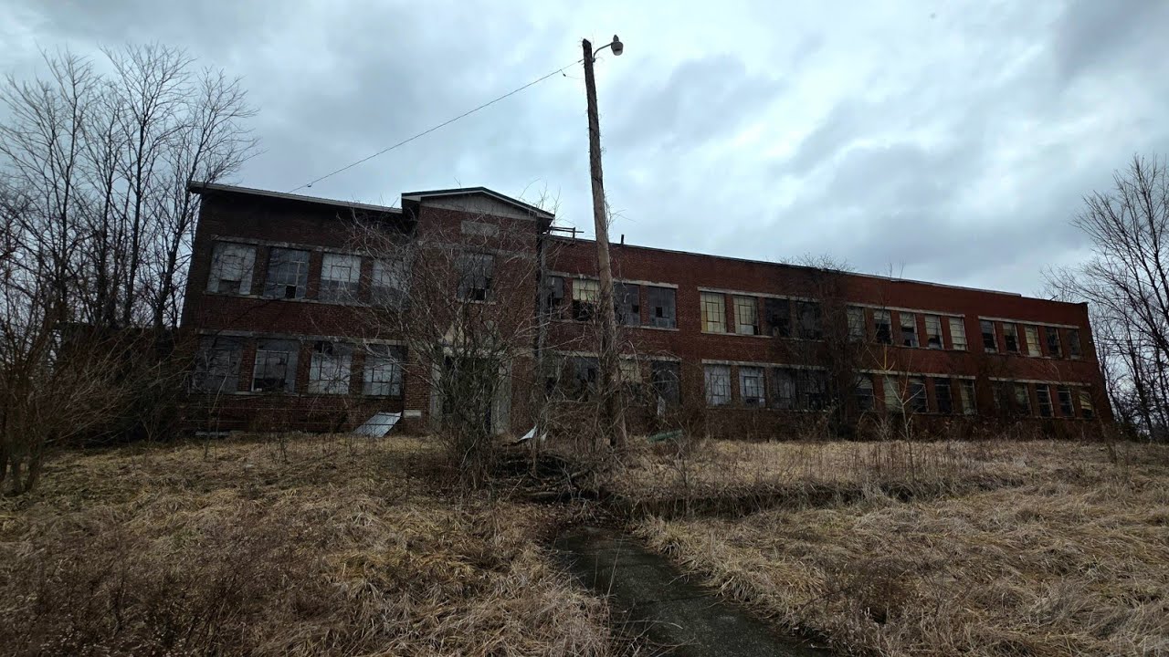 Exploring Abandoned Mason Elementary School *EVERYTHING LEFT BEHIND ...