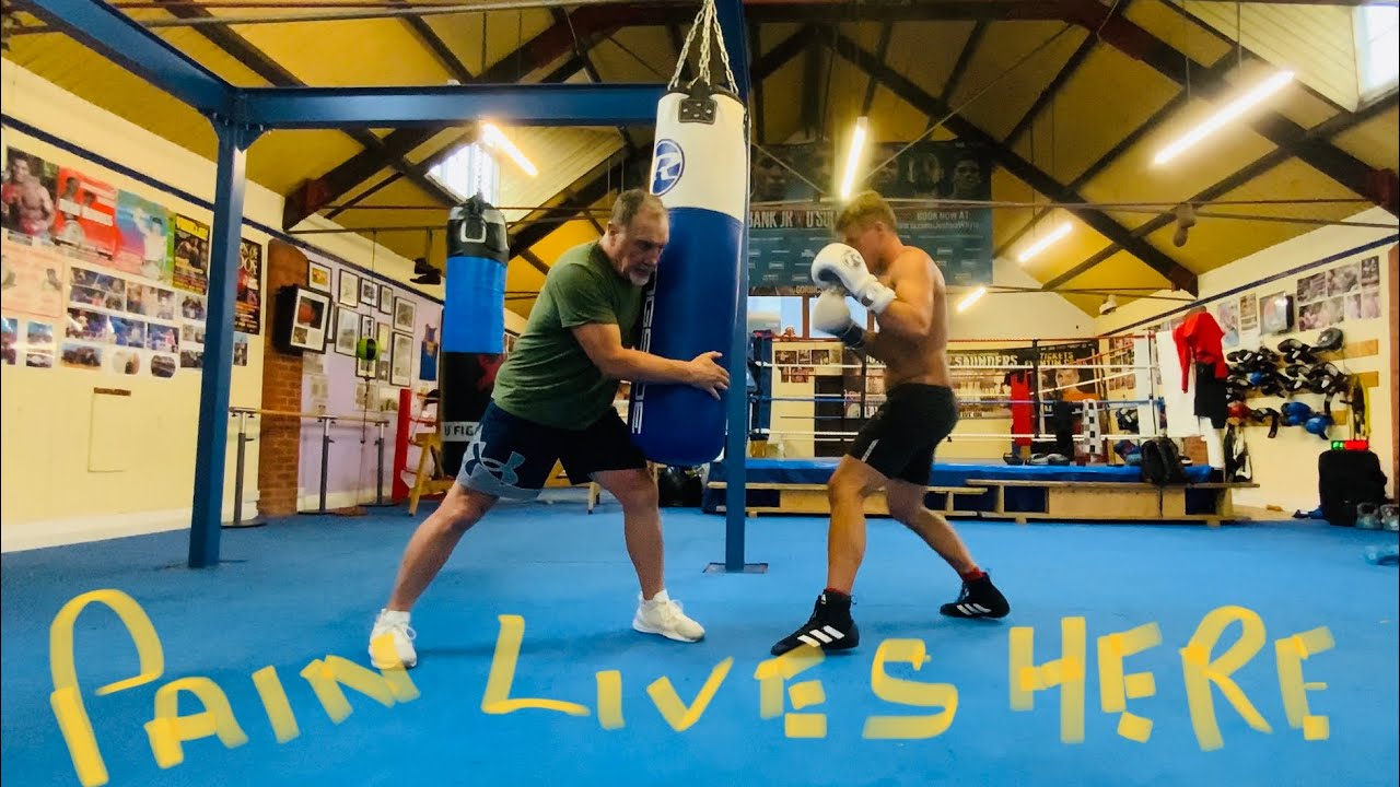Training with Sam a really tough workout 🏋️‍♀️🥊🏋️‍♀️ - YouTube