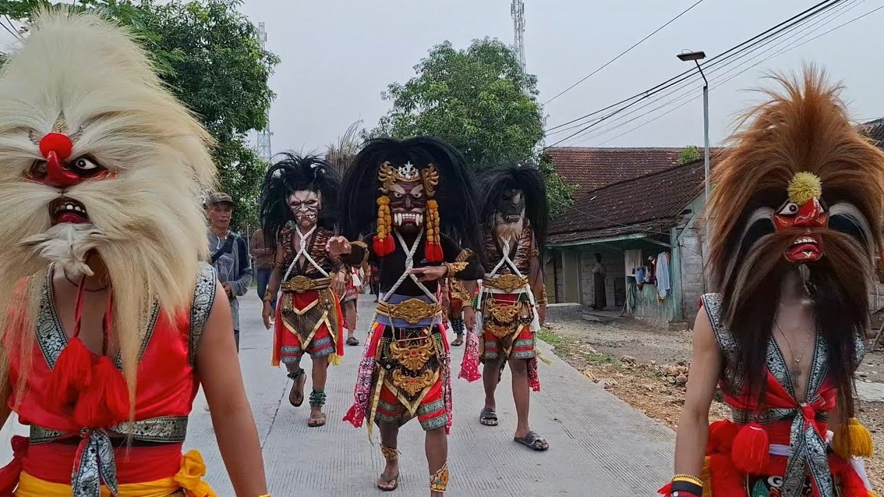 Karnaval Barongan Gembong Aji Joyo live Tempurejo - YouTube