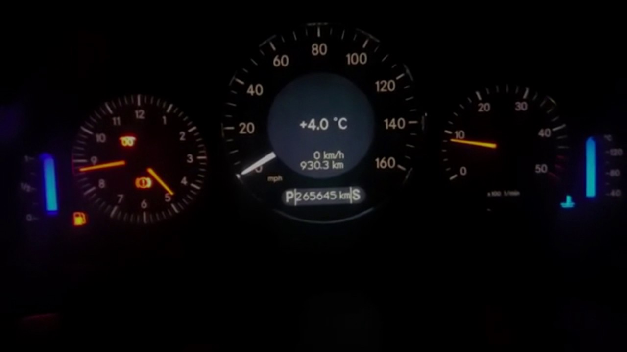 w211 Modified Dashboard - YouTube
