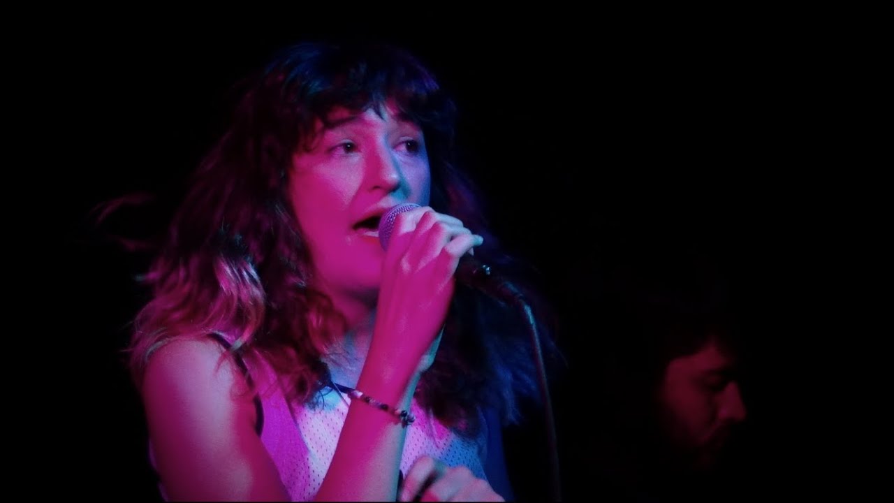 Violeta Castillo - Bajo la lluvia & Señales (Bar Loreto, Enero 2016 ...