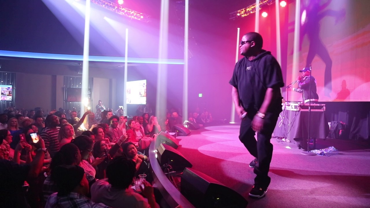 NEXT member T-Low sings My Prerogative - YouTube