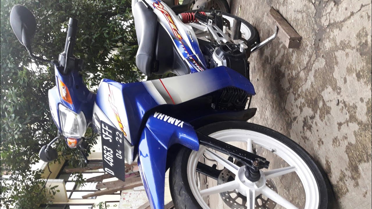 Yamaha f1zr 2003 racing dan original - YouTube