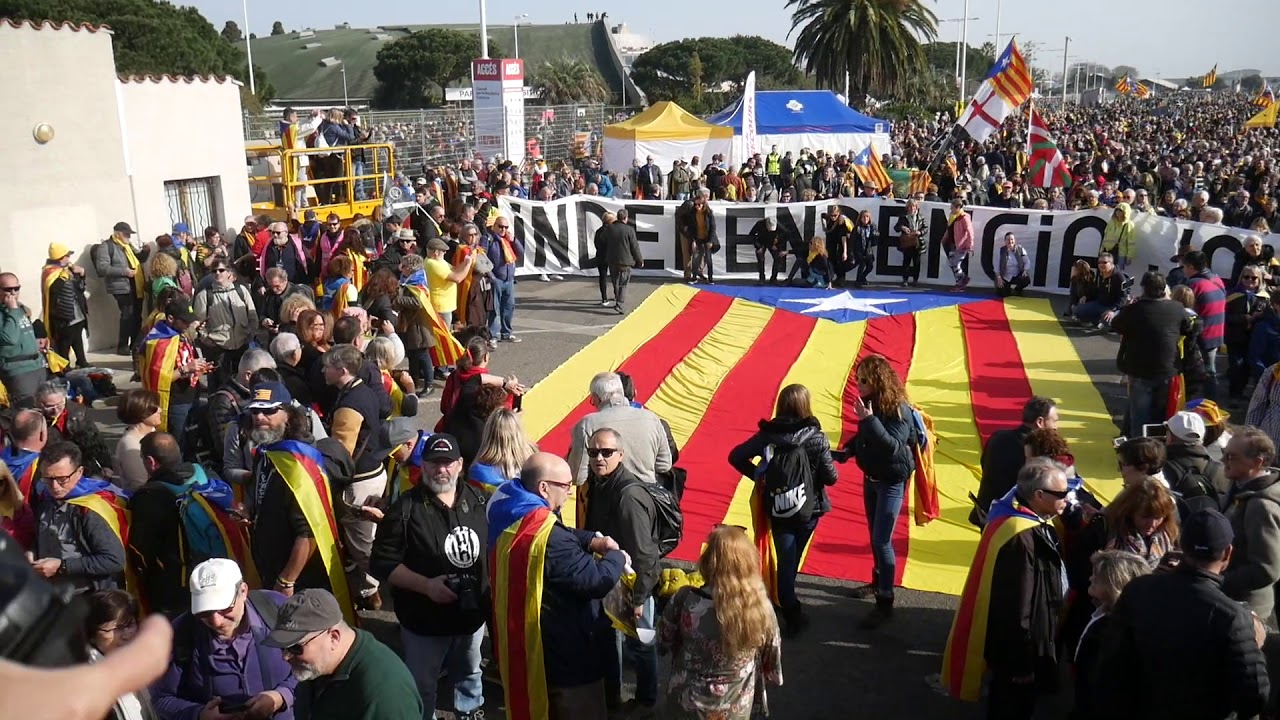 The real solidarity of Catalans ... - YouTube