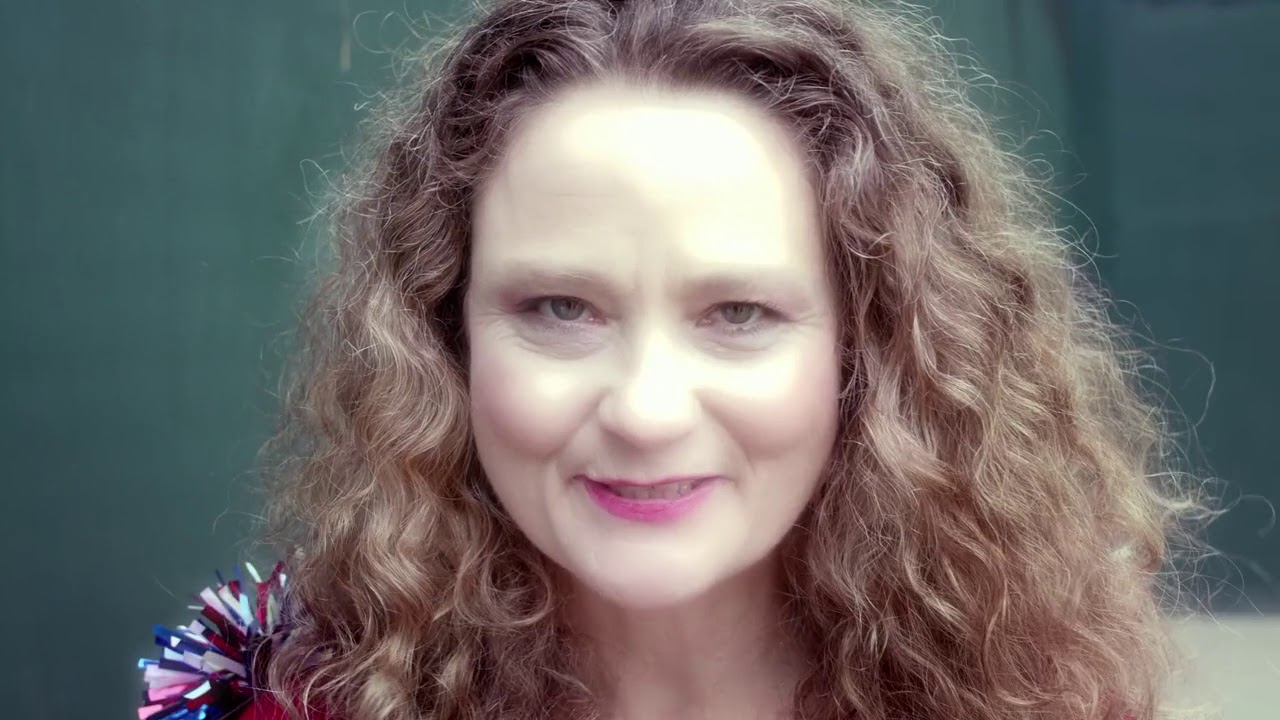 MESSY TRAILER - YouTube