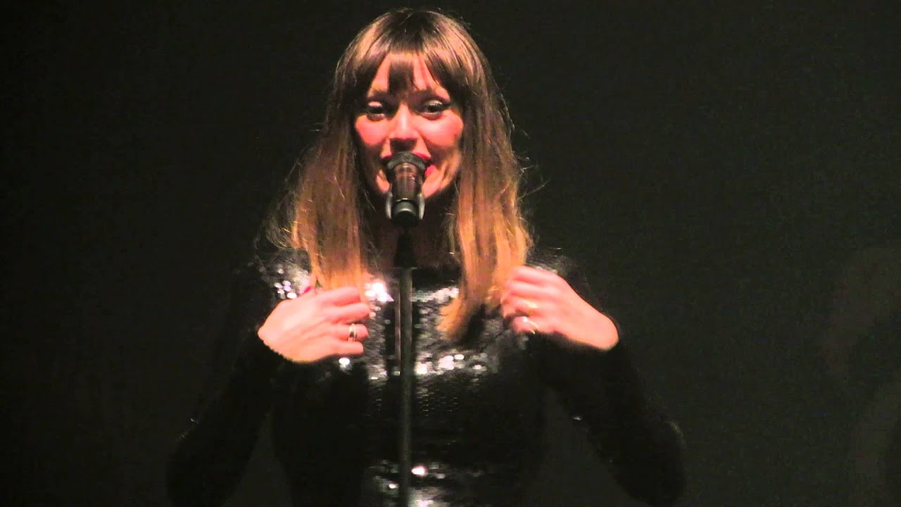 Brigitte discours avant la chanson Plurielles avec debut chanson - YouTube