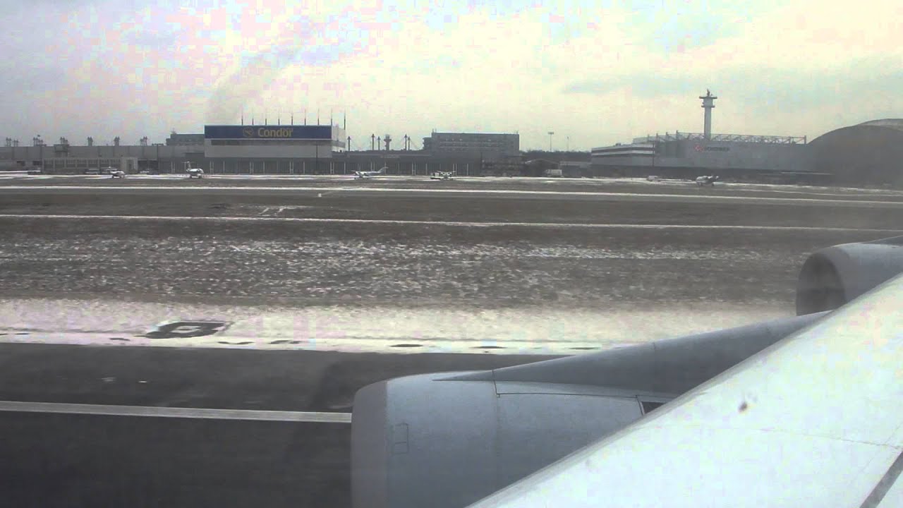 Massive reverse thrust 747-400 in snow at Frankfurt airport - YouTube