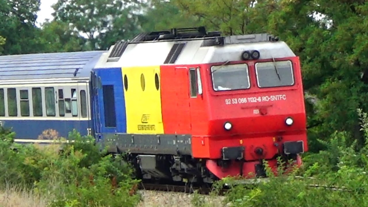 Trenuri / Trains & Utilaj Laurini Selfloading Superscreen in Zorleni - July 2024 - YouTube