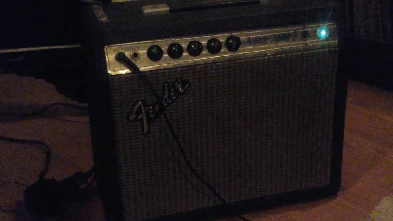 restored Fender Vibro Champ first power-up; NFB switch mod - YouTube