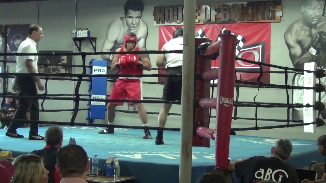 Dan Gallion (Blue) vs Mason Pauu (Red) Amateur fight at the House of ...