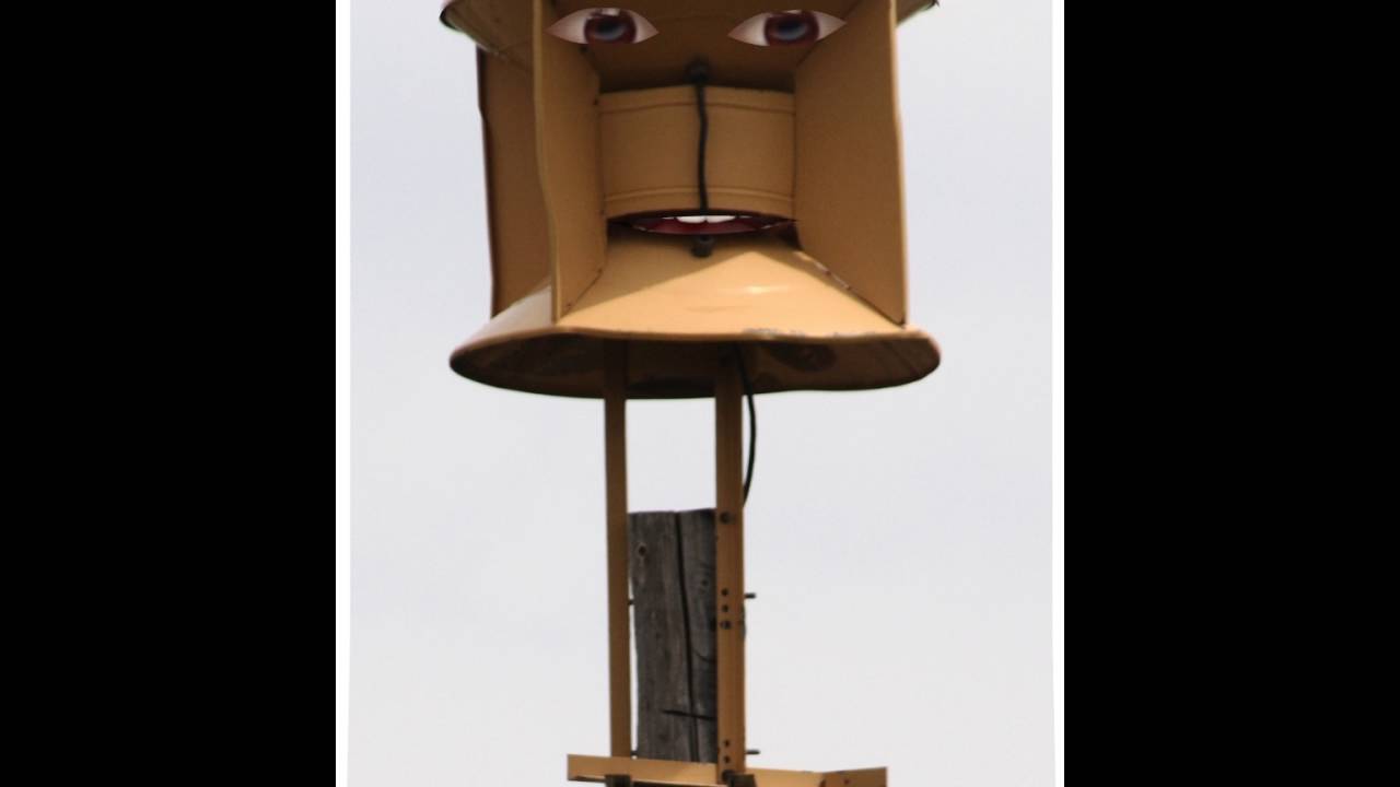 A Federal Signal SD-10 siren tells facts about himself - YouTube