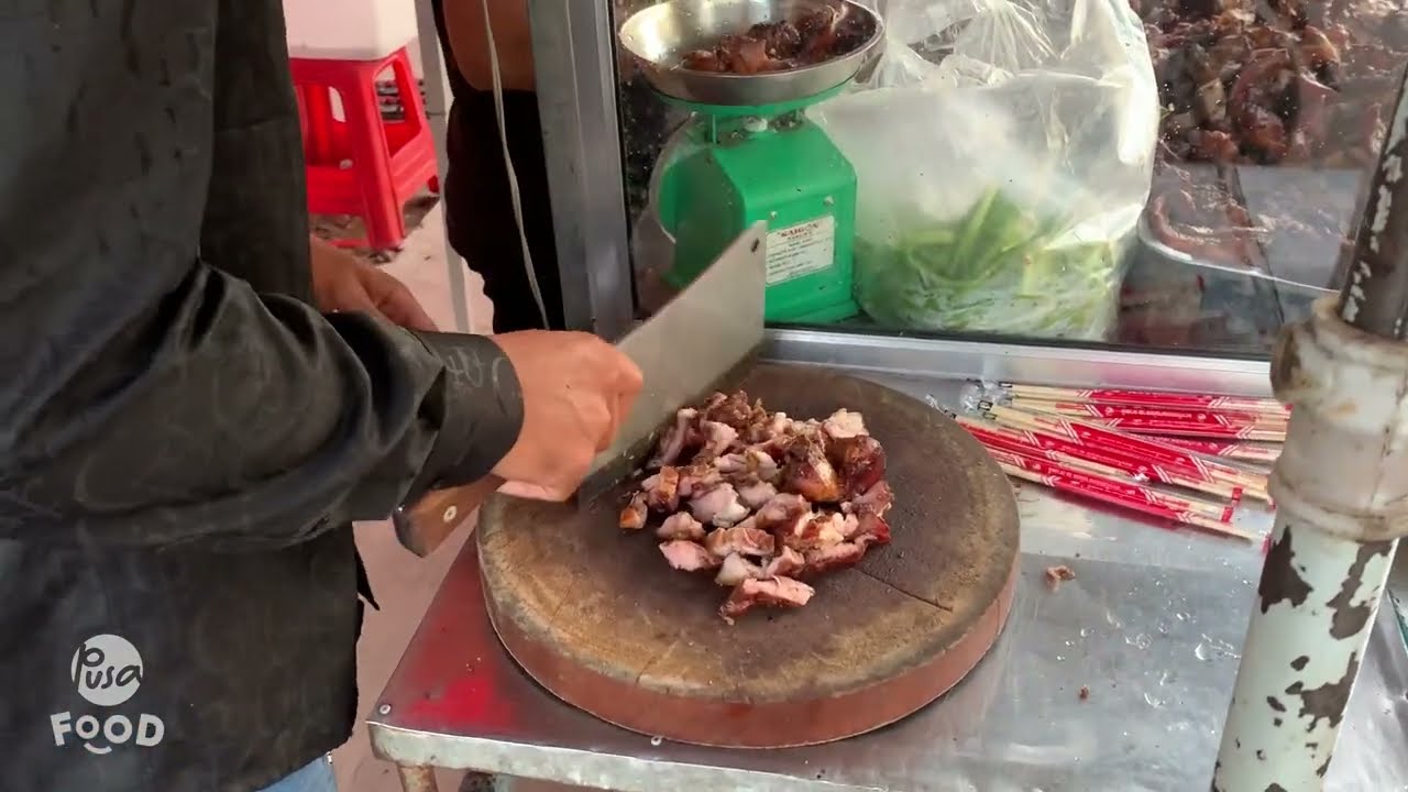 Street food pig head grill - ក្បាលជ្រូកអាំង - YouTube