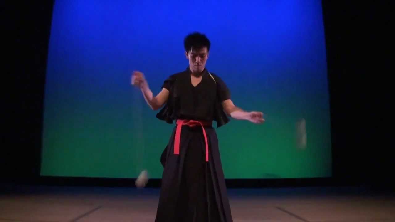 BLACK - The Yo-Yo Master - YouTube