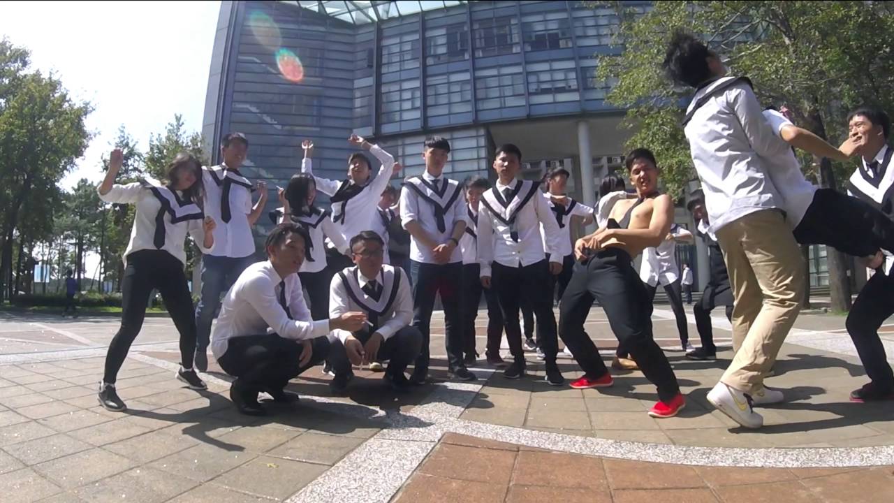 The Harlem Shake (College Graduation Pictures) - YouTube