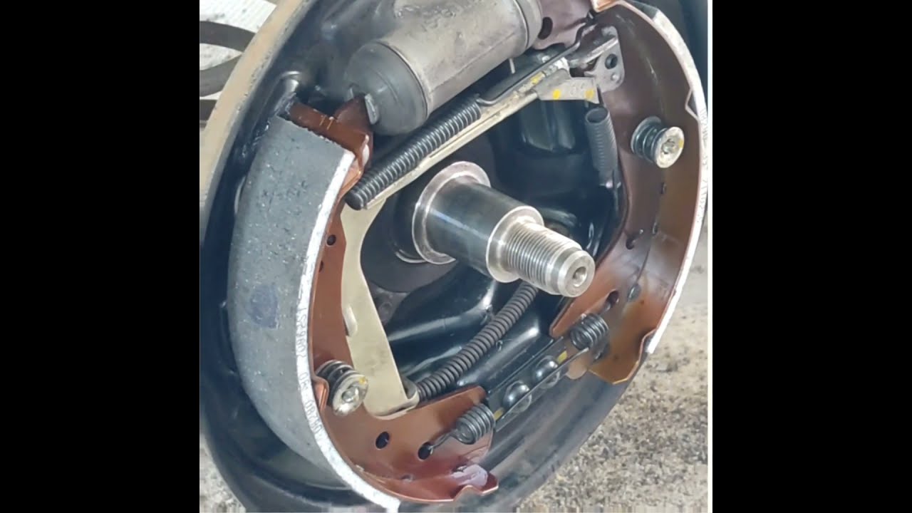 Ford Fiesta 1.4 Tdci Rear brake shoes changing step by step. - YouTube