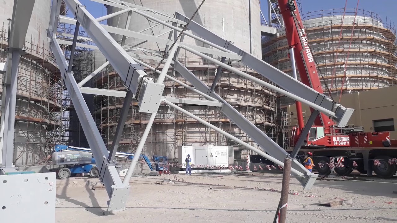 Tandem Lifting of Steel Structure assembly with two cranes - YouTube