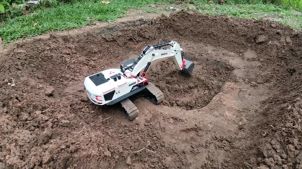 Excavator Dig Soil To Make An Area l PS RC PLAY - YouTube