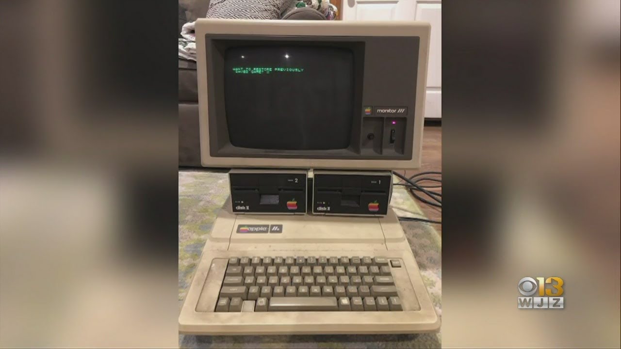 Man Finds 30-Year-Old Apple Computer - YouTube