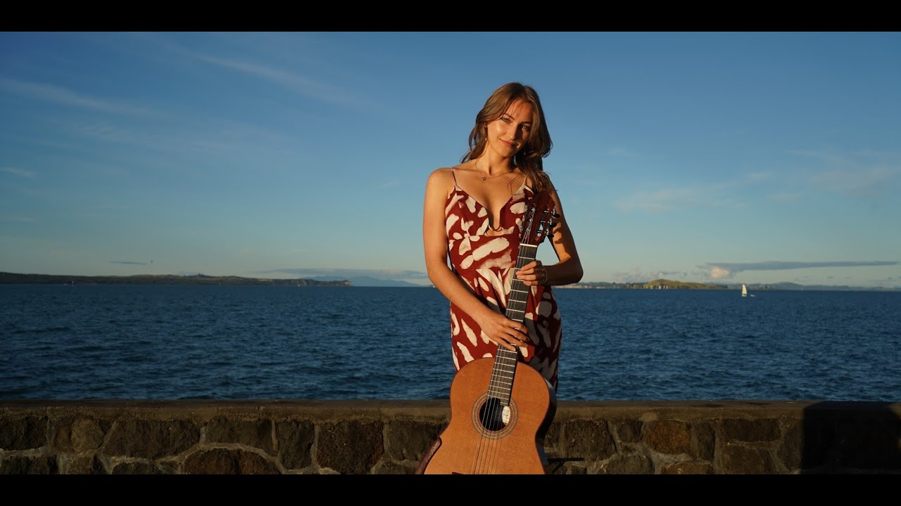 Suite del Recuerdo by José Luis Merlín. Performed by Lora Kurusa - YouTube