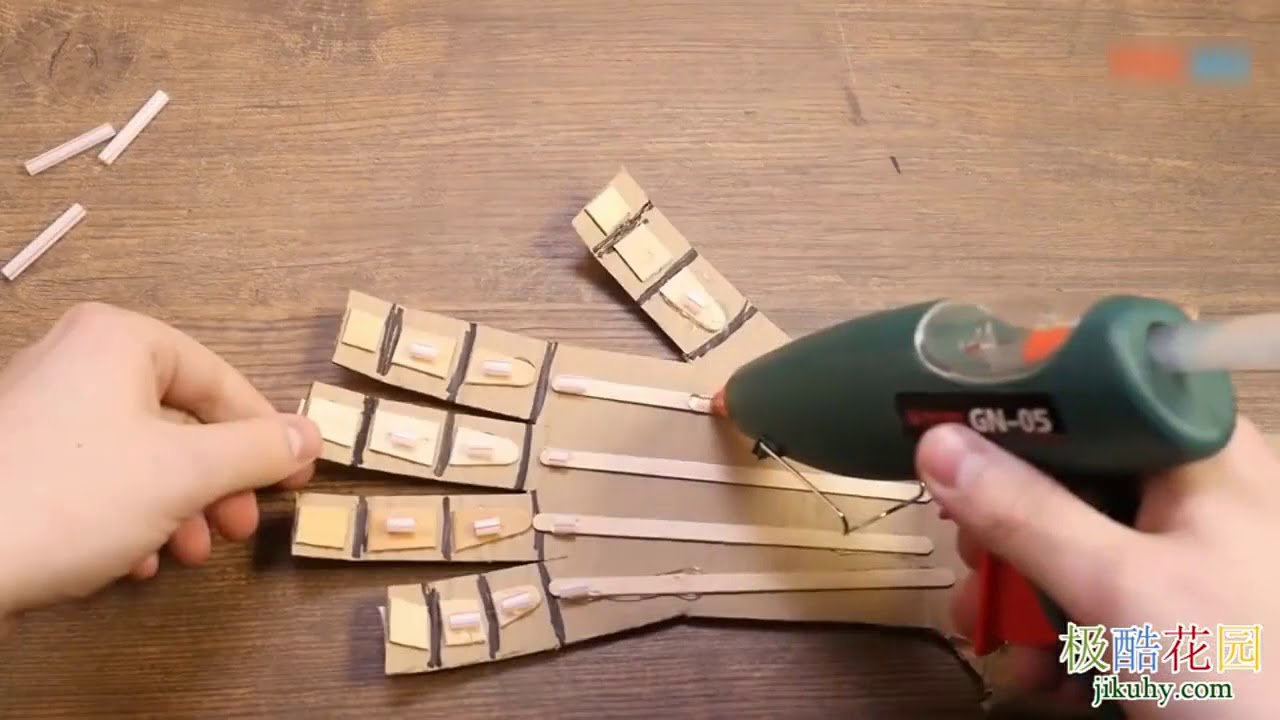 DIY Pembuatan Tangan ROBOT dengan Kardus - YouTube