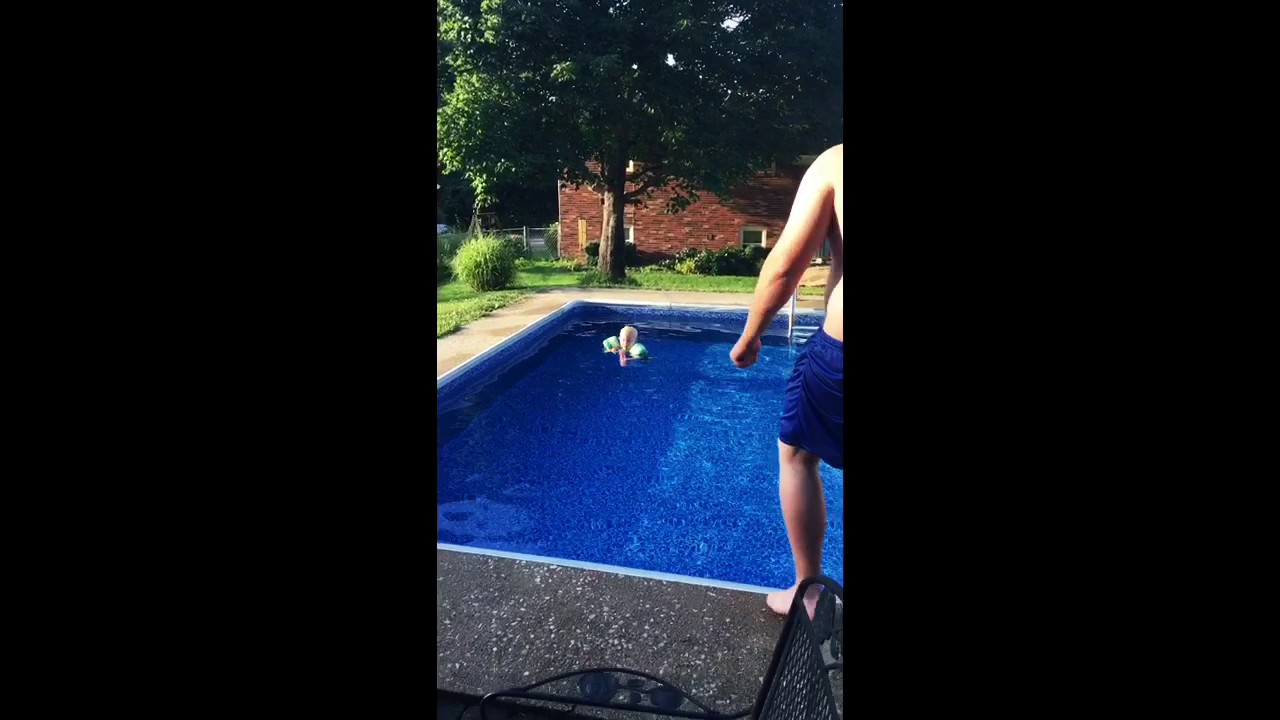 Pool Party Fight #Summer17 - YouTube