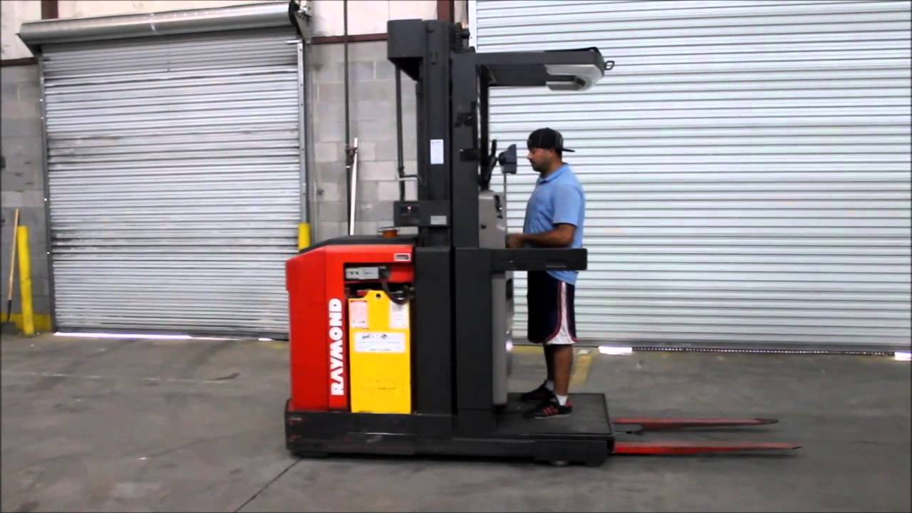 RAYMOND EASI OPC30TT ORDER PICKER, - YouTube
