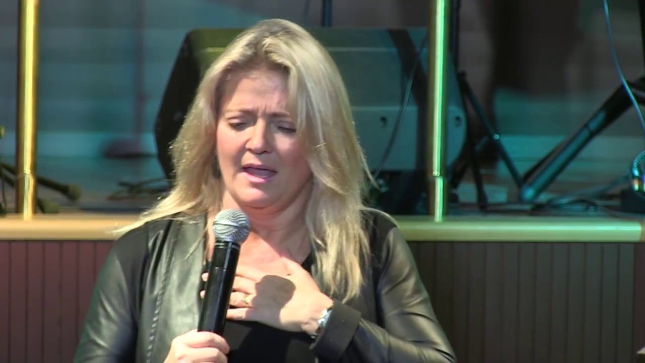 Stacey Campbell 31.12.2016 klo 22 - YouTube