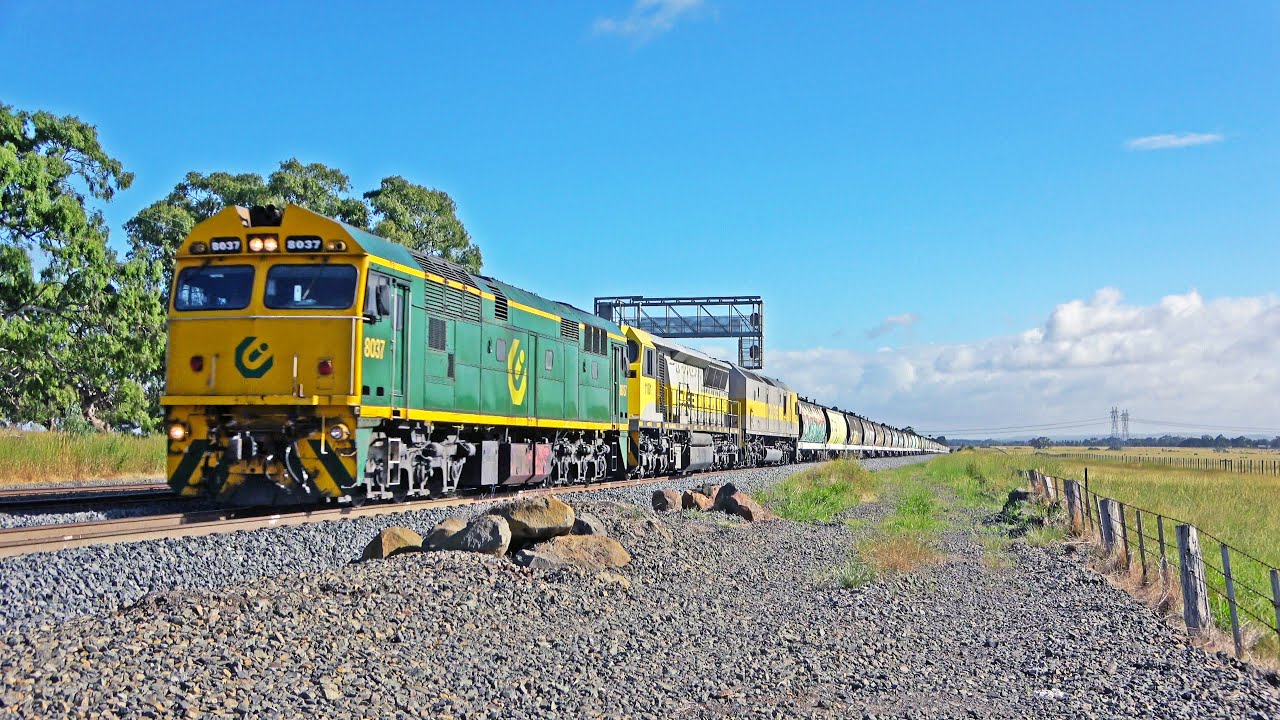 4K Trackside Country Victoria Trains - Summerhill Road & Wandong - Qube ...