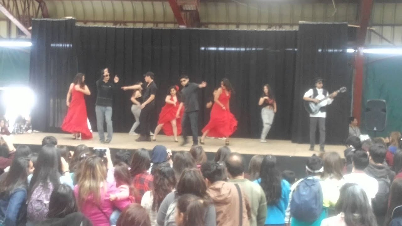 coreografía "bailando " Enrique Iglesias ft gente de zona - YouTube