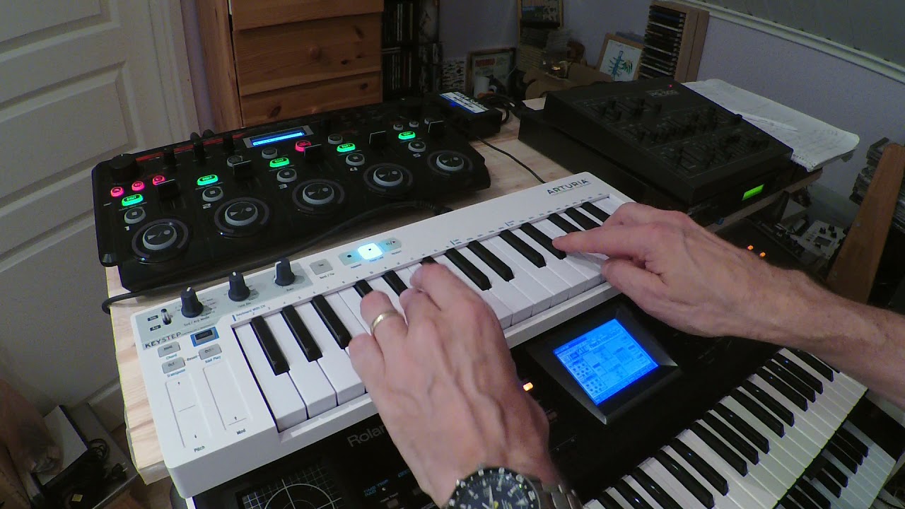 Roland MKS-50 & Roland PG-300 song Polysynthesized 13.9.2021 - YouTube