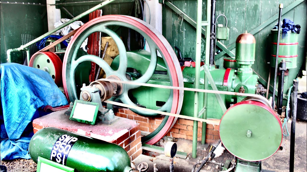 Small Stationary Engines at Papplewick Pumping Station - YouTube