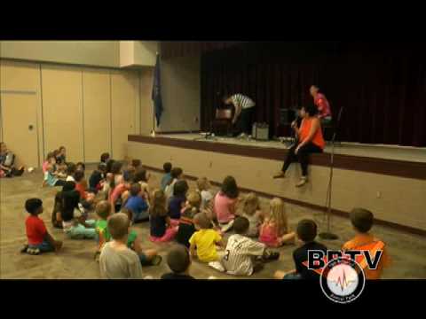 Josh and Gab Summer Reading Kickoff Concert - YouTube