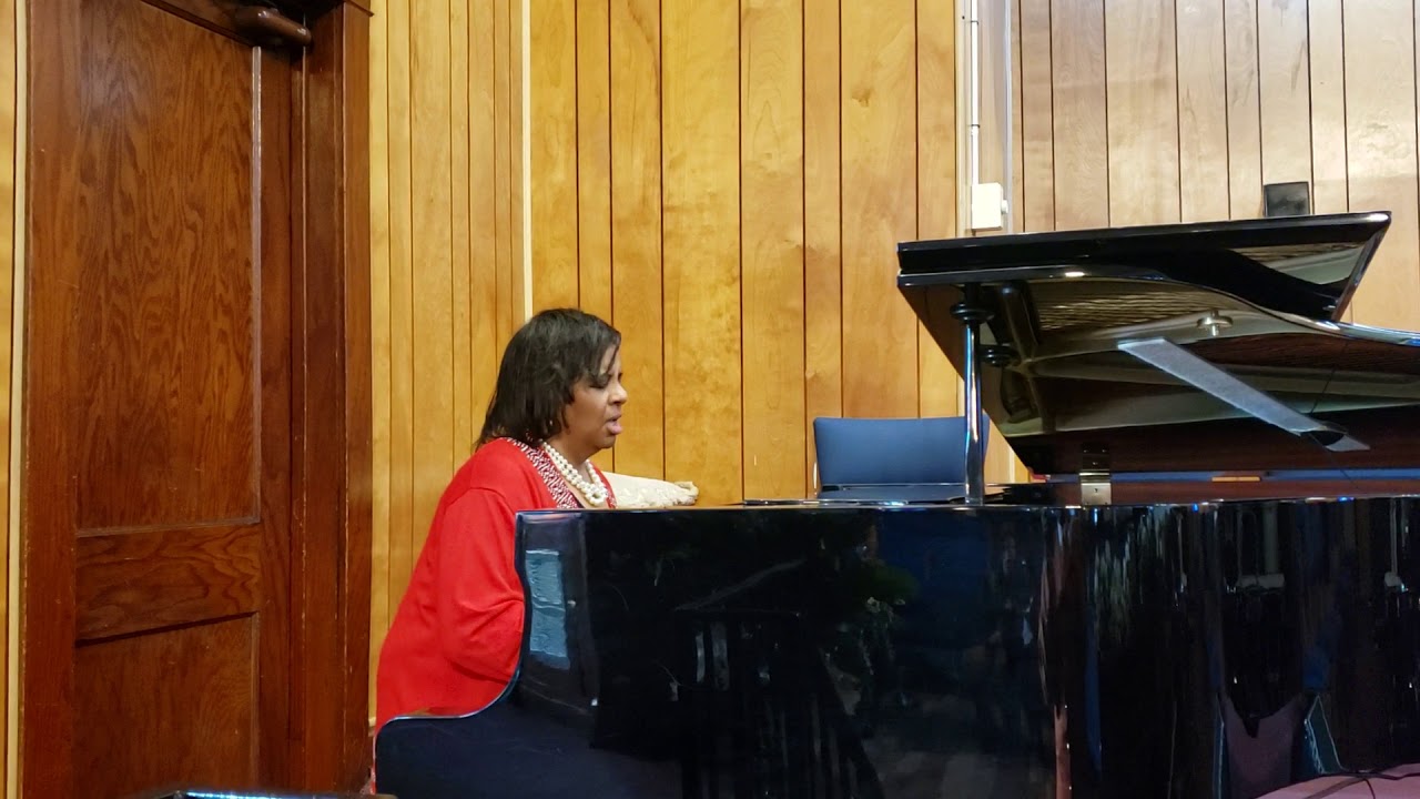 Allena Ross sings God Has Smiled OnMe - YouTube