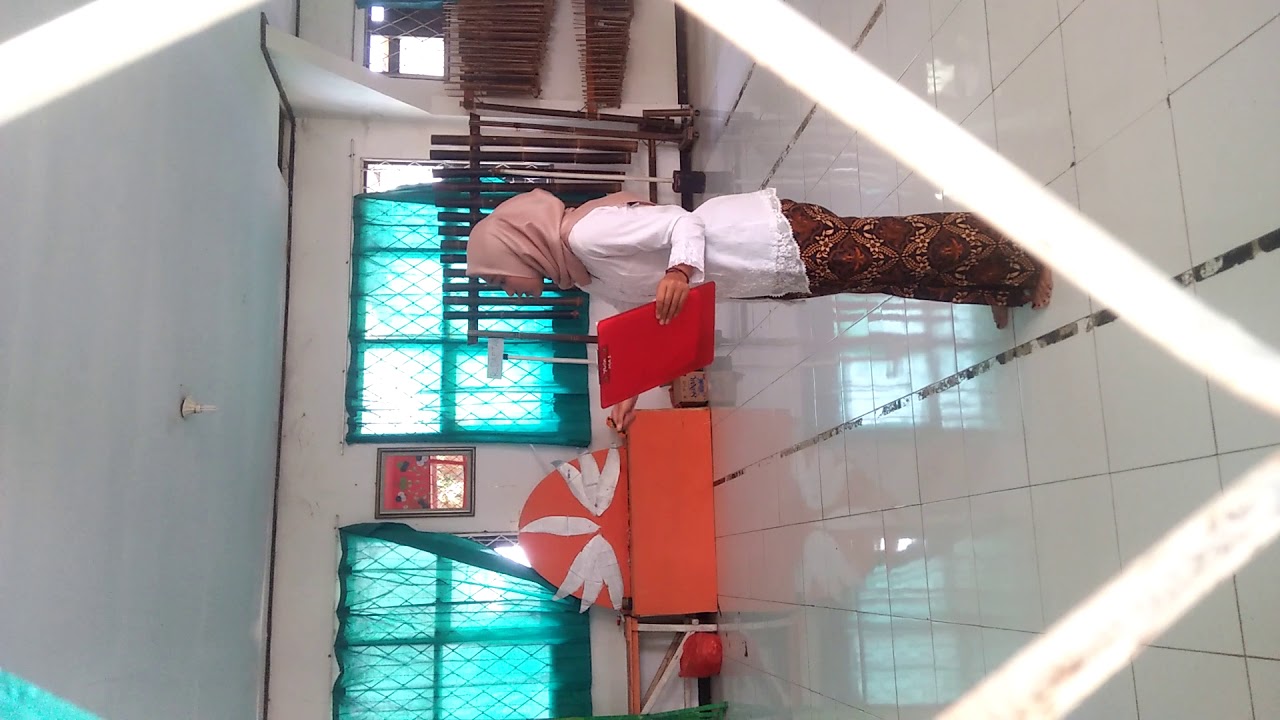 JUARA 1 LOMBA BACA PUISI||SAJAK RAJAWALI - YouTube