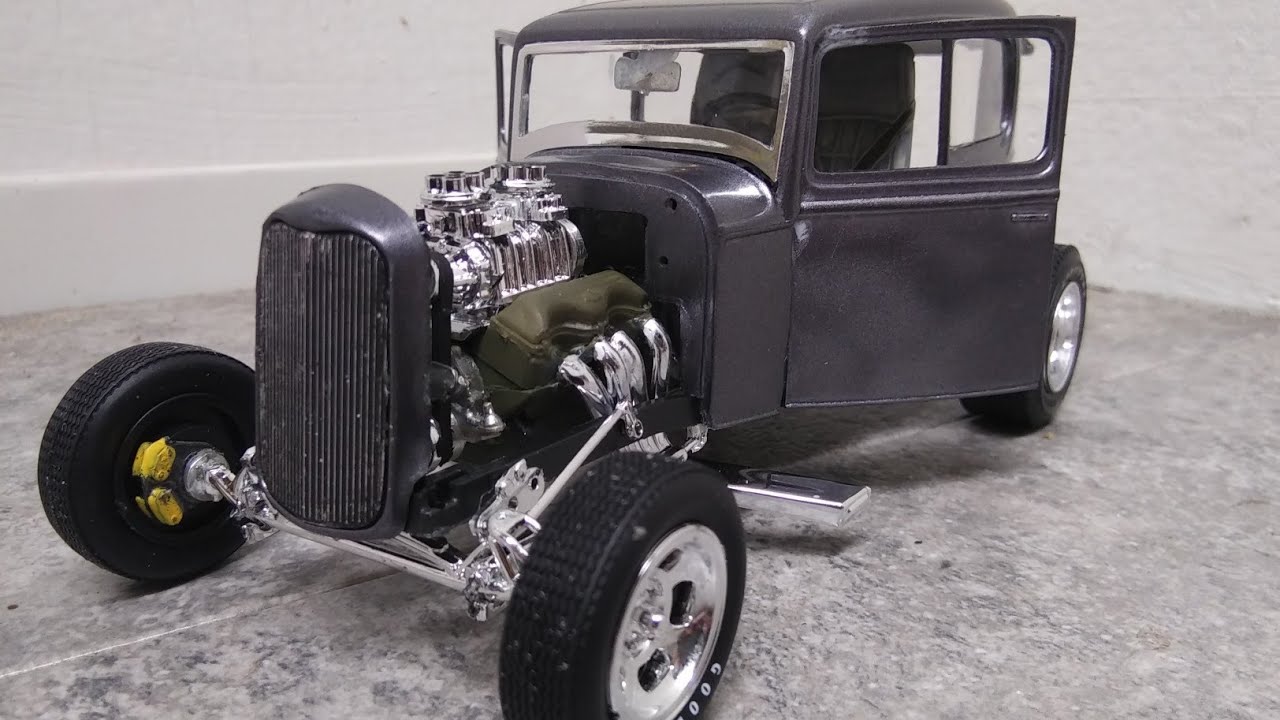 MPC 1932 Ford Sedan hot rod - YouTube