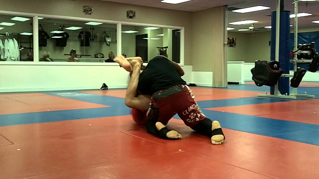 Chris Guarino vs. Pro mma fighter Chris Baten Fight #1 - YouTube