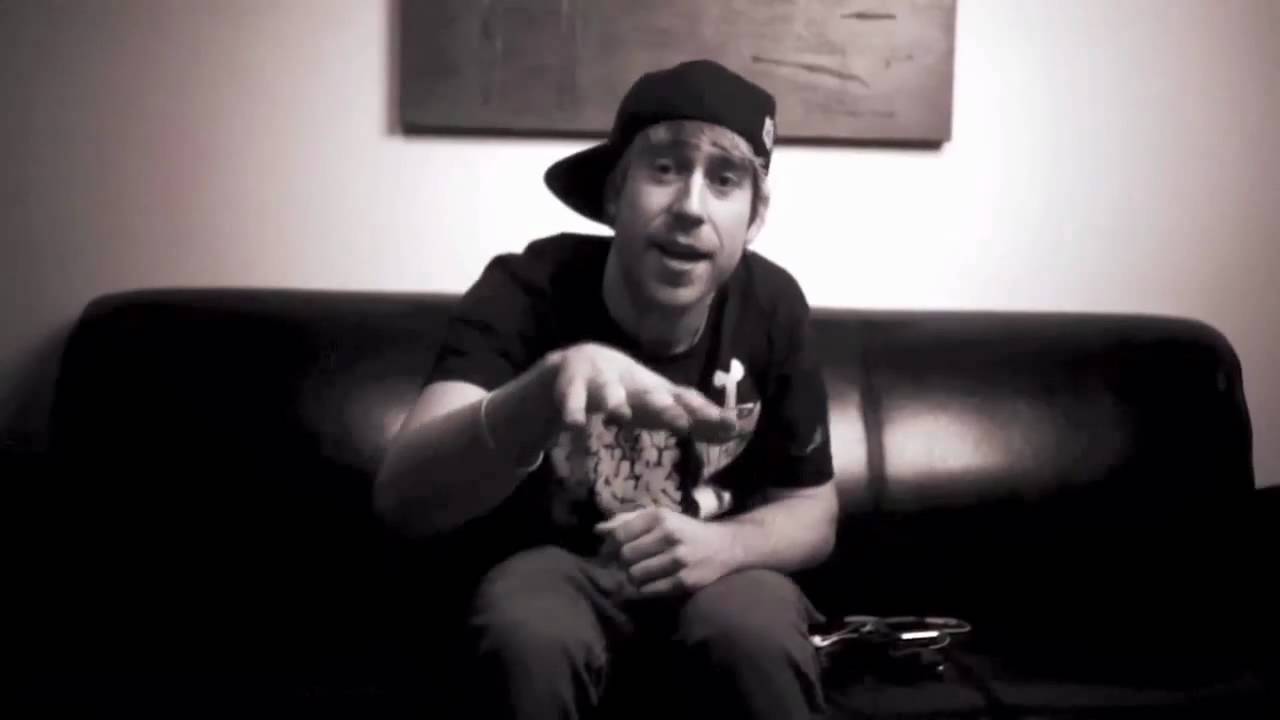 Graham Isaacson - Angel Underneath (Alt video) - YouTube