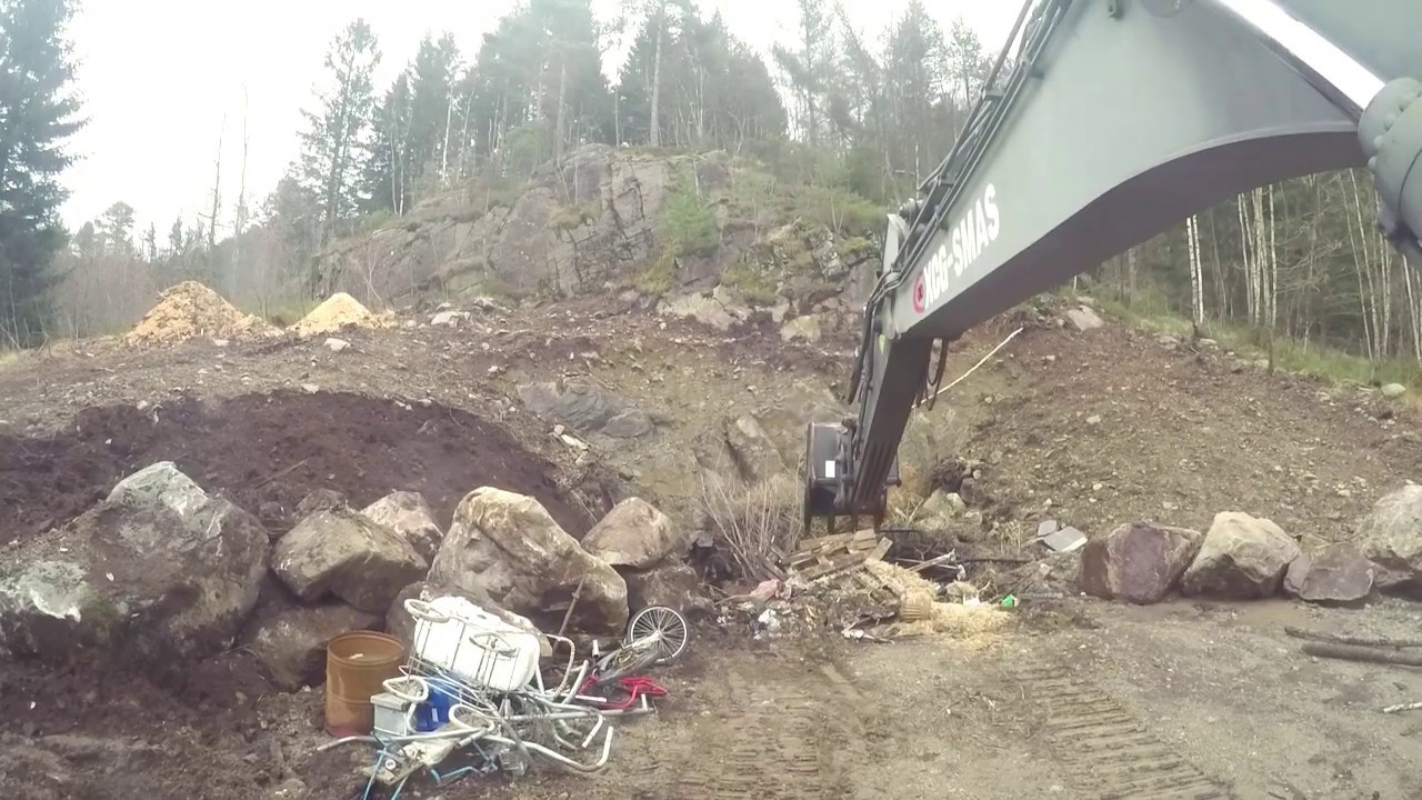 XCG 230 LC7-E (23t excavator) 2005. - YouTube